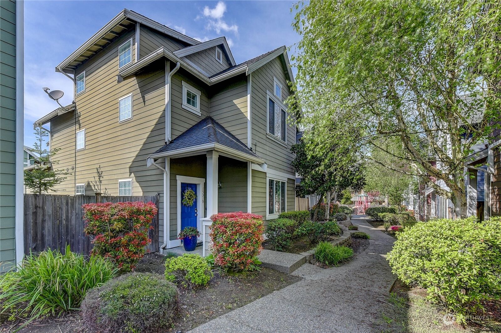 MLS#2067290: 15319 14th Place W 19, Lynnwood, WA 98087