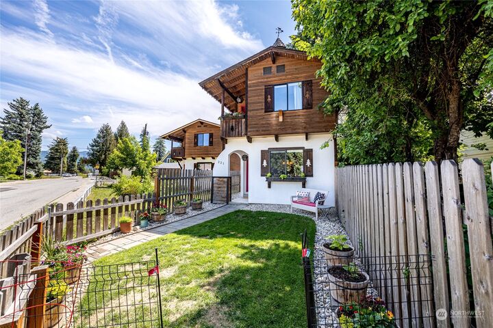 2 bed Leavenworth home for sale: 221 Evans Street, Leavenworth, WA 98826