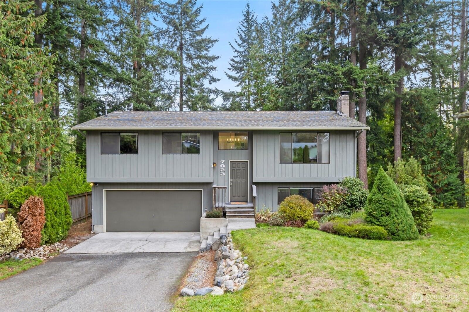3 bed Everett home for sale: 7023 Lower Ridge Road, Everett, WA 98203