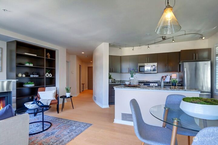 MLS#2188205: 5615 24th Avenue NW 44, Seattle, WA 98107