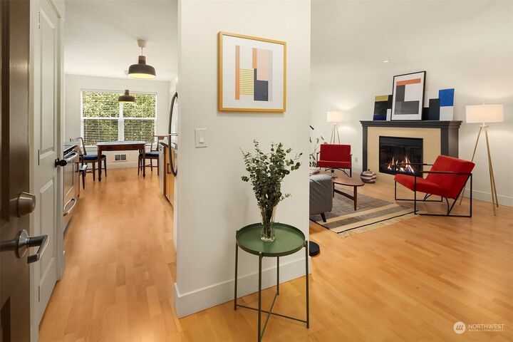 1 bed Edmonds home for sale: 22910 90th Avenue W E402, Edmonds, WA 98026