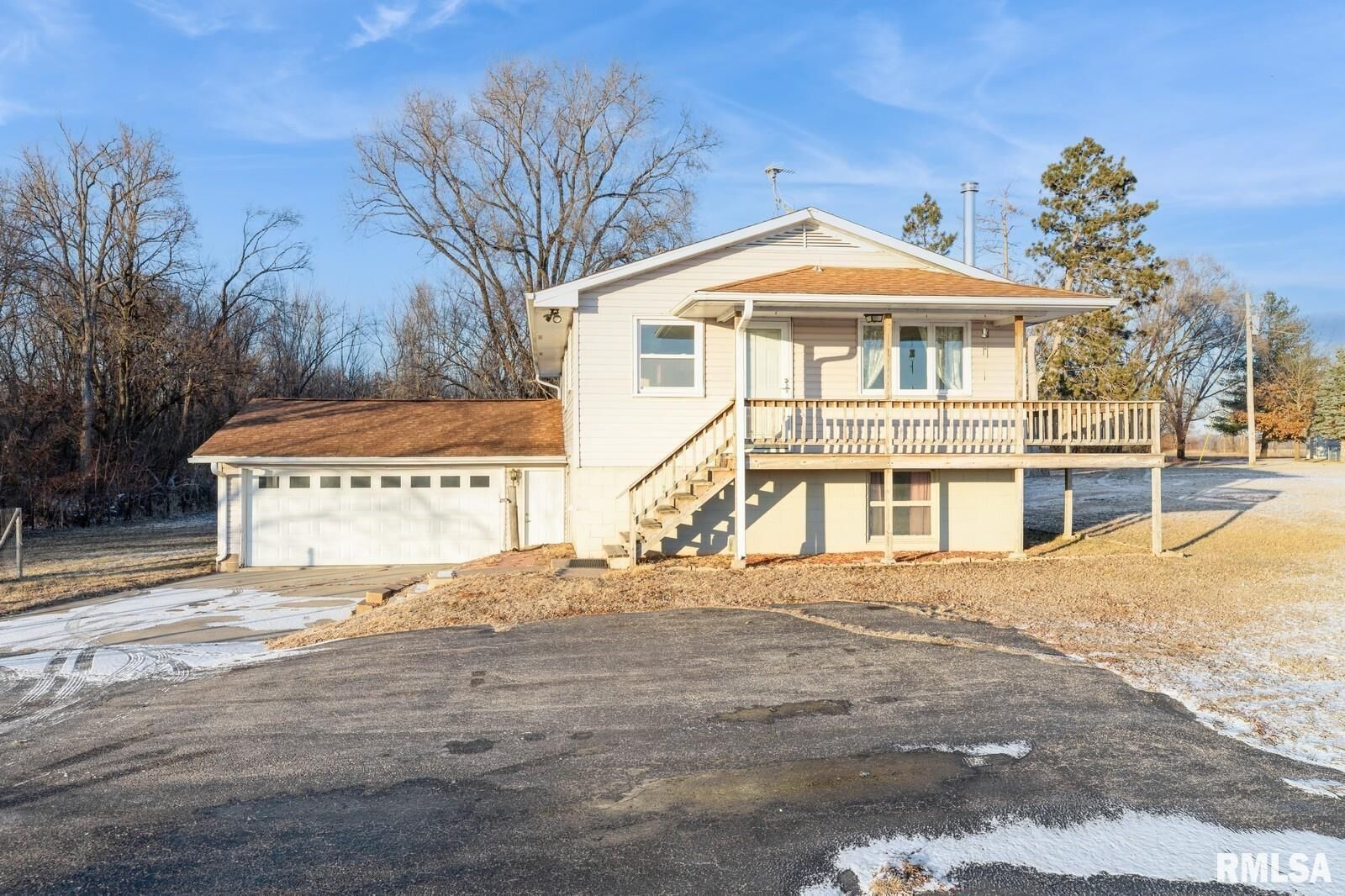 Home for sale in Fulton: 5876 Fulton Road, Fulton, IL 61252