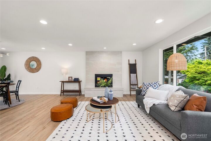 4 bed Puyallup home for sale: 6918 113th Street Ct E, Puyallup, WA 98373