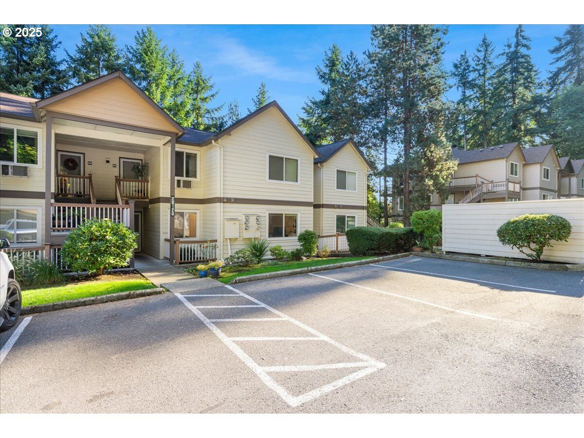 Home for sale in West Linn: 20120 Larkspur Ln 85, West Linn, OR 97068
