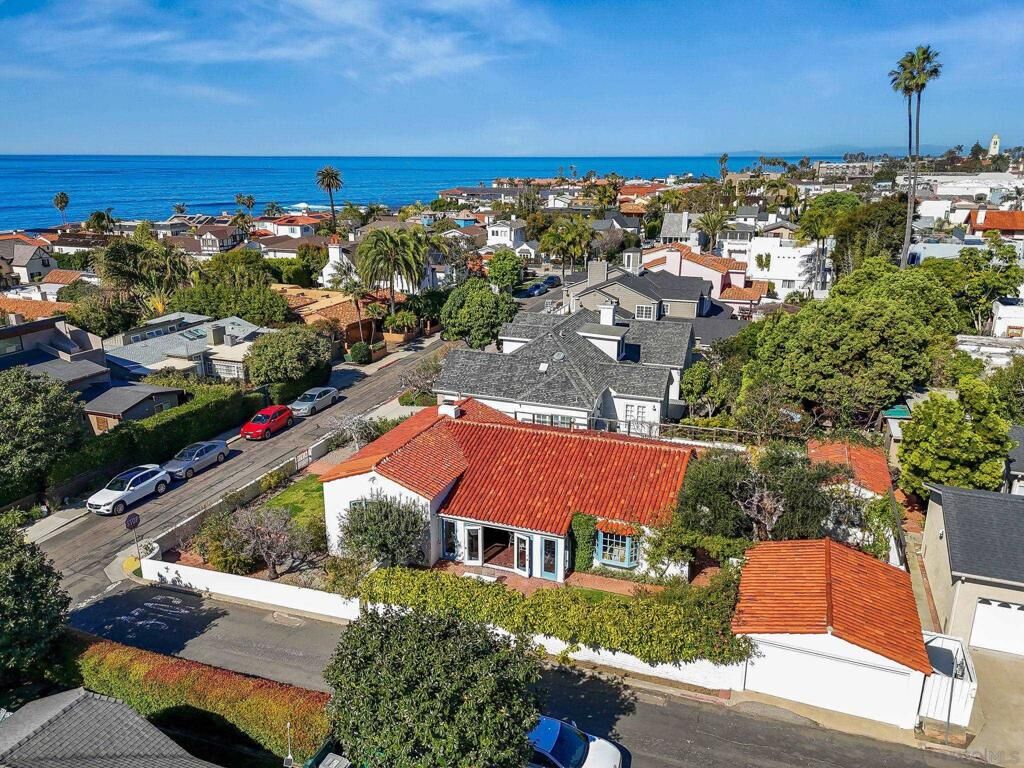 MLS#260004844SD: 7227 Olivetas Ave, La Jolla, CA 92037