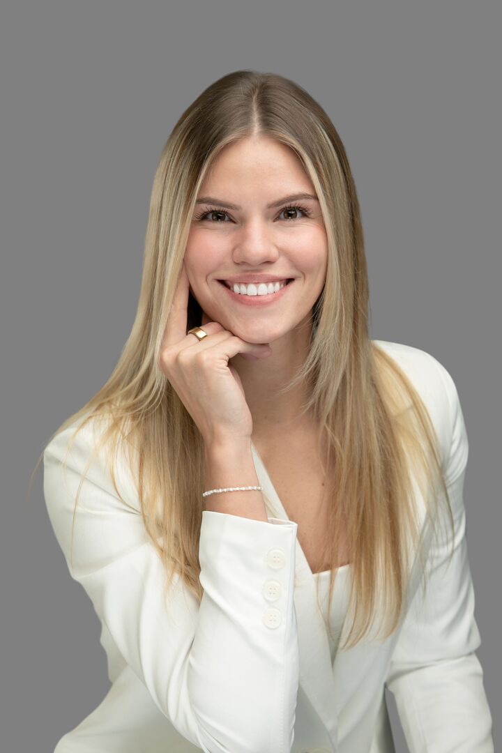 Sarah Bailey - Schmidt Realtors - - Schmidt Realtors - - Coldwell ...